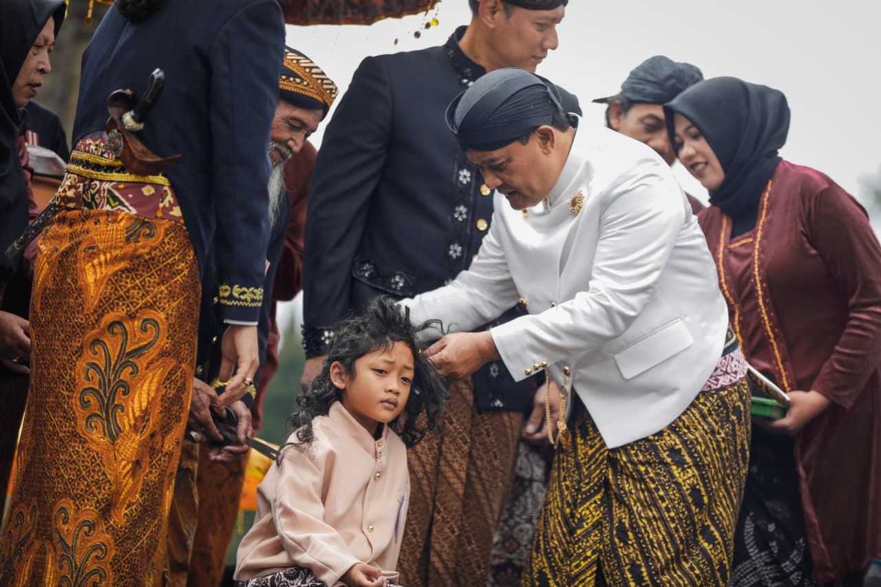Tradisi Cukur Rambut Gimbal Jadi Daya Pikat Pengunjung Dieng Culture ...