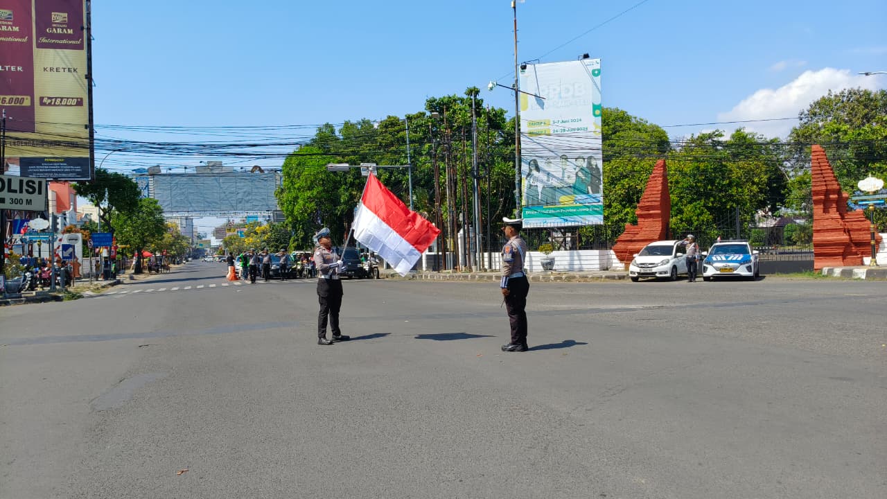 Warga Cirebon Hentikan Aktivitas Selama Detik-Detik Proklamasi, Tanda ...